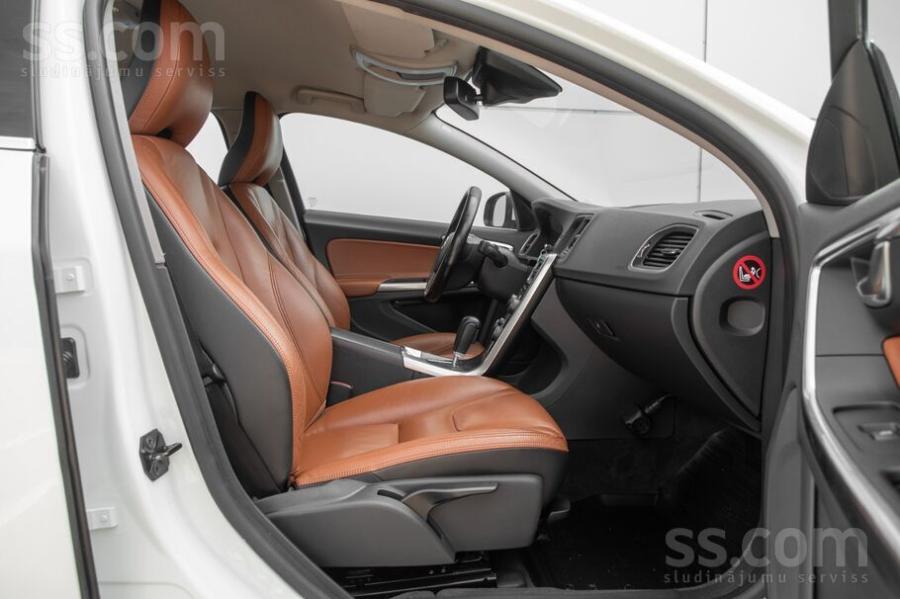 White Volvo S60 2011 in Riga, with an engine capacity of 2.40 L and mileage of 317 thousand km for 5490 €, photo 12 on AUTOMOTO.COM.LV