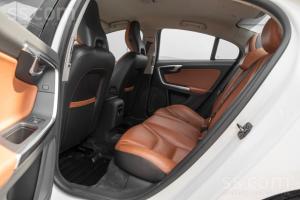 White Volvo S60 2011 in Riga, with an engine capacity of 2.40 L and mileage of 317 thousand km for 5490 €, photo 13 on AUTOMOTO.COM.LV