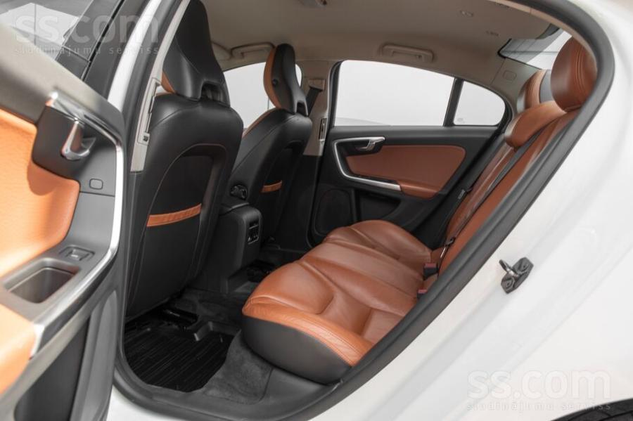 White Volvo S60 2011 in Riga, with an engine capacity of 2.40 L and mileage of 317 thousand km for 5490 €, photo 13 on AUTOMOTO.COM.LV