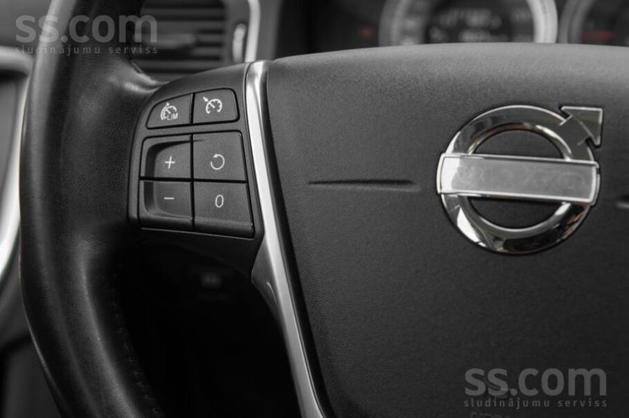 White Volvo S60 2011 in Riga, with an engine capacity of 2.40 L and mileage of 317 thousand km for 5490 €, photo 19 on AUTOMOTO.COM.LV