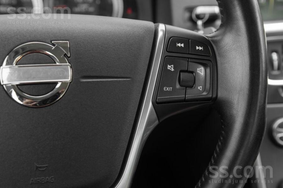 White Volvo S60 2011 in Riga, with an engine capacity of 2.40 L and mileage of 317 thousand km for 5490 €, photo 22 on AUTOMOTO.COM.LV