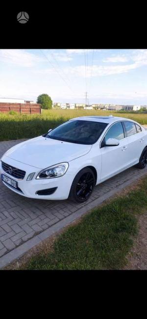 Белый Вольво С60 2011 в Каунас, объемом двигателя 3.00 л и пробегом 220 тыс. км за 6399 €, фото 4 на AUTOMOTO.COM.LV