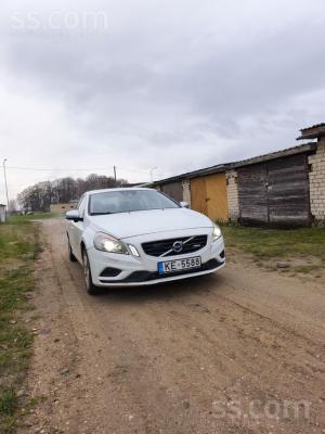 Balts Volvo S60 2011 Talsi, ar dzinēja tilpumu 2.00 L un nobraukumu 388 tūkst. km par 3500 €, foto 1 vietnē AUTOMOTO.COM.LV