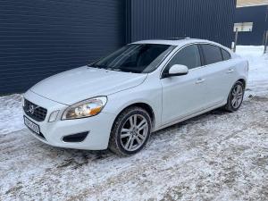Balts Volvo S60 2012 Rietavas, ar dzinēja tilpumu 2.50 L un nobraukumu 169 tūkst. km par 7200 €, foto 2 vietnē AUTOMOTO.COM.LV