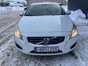 Balts Volvo S60 2012 Rietavas, ar dzinēja tilpumu 2.50 L un nobraukumu 169 tūkst. km par 7200 €, foto 7 vietnē AUTOMOTO.COM.LV