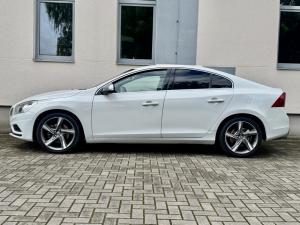 White Volvo S60 2012 in Riga, with an engine capacity of 2.00 L and mileage of 270 thousand km for 7150 €, photo 13 on AUTOMOTO.COM.LV