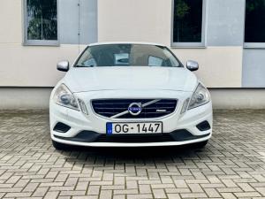 White Volvo S60 2012 in Riga, with an engine capacity of 2.00 L and mileage of 270 thousand km for 7150 €, photo 17 on AUTOMOTO.COM.LV