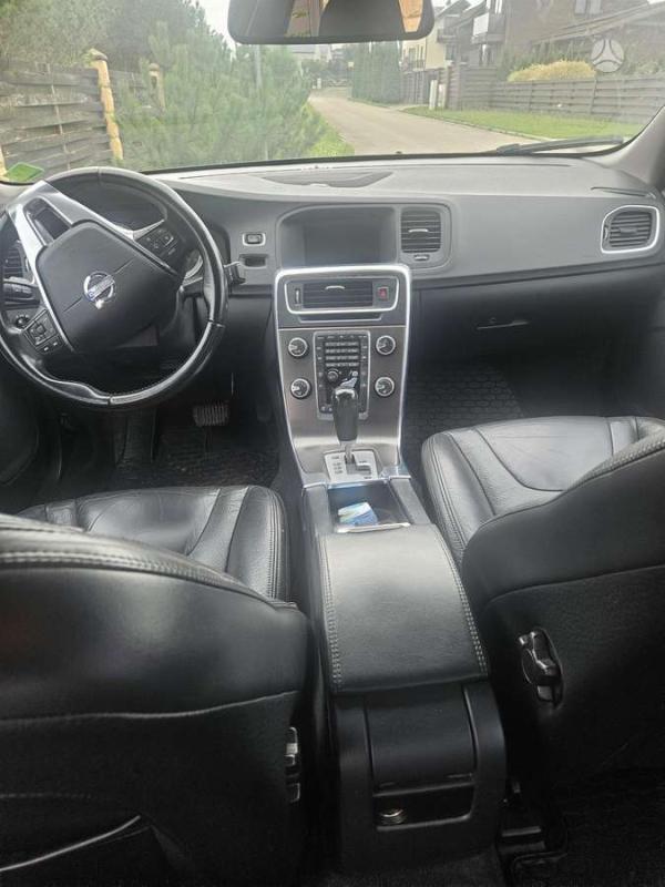 Balts Volvo S60 2012 Klaipėda, ar dzinēja tilpumu 2.50 L un nobraukumu 165 tūkst. km par 6500 €, foto 7 vietnē AUTOMOTO.COM.LV