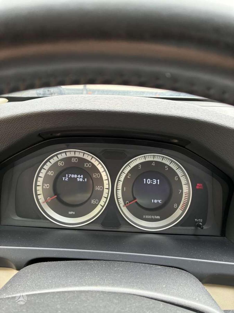 Balts Volvo S60 2012 Viļņa, ar dzinēja tilpumu 2.50 L un nobraukumu 288 tūkst. km par 3000 €, foto 7 vietnē AUTOMOTO.COM.LV