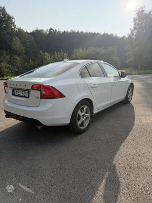 Balts Volvo S60 2012 Klaipėda, ar dzinēja tilpumu 2.52 L un nobraukumu 168 tūkst. km par 6500 €, foto 6 vietnē AUTOMOTO.COM.LV
