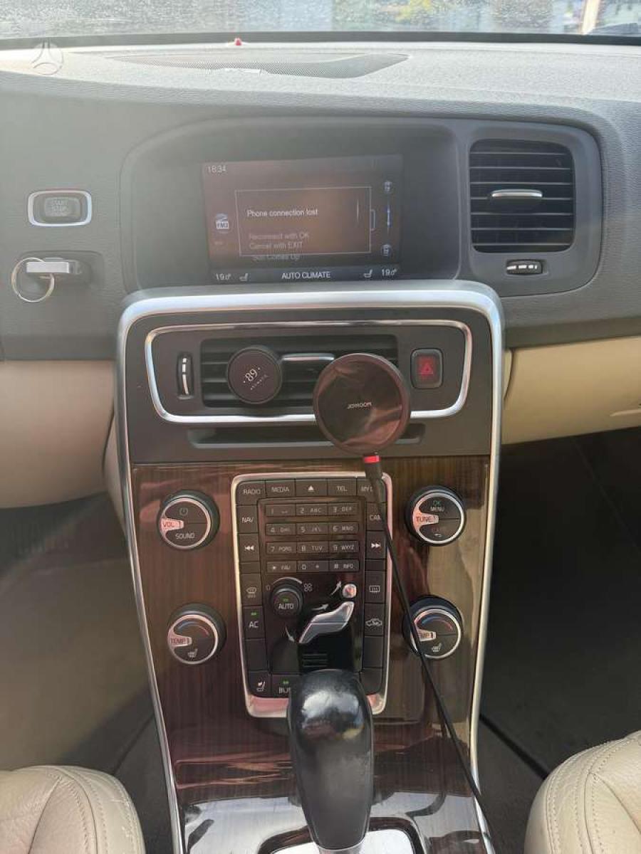 Balts Volvo S60 2012 Klaipėda, ar dzinēja tilpumu 2.52 L un nobraukumu 168 tūkst. km par 6500 €, foto 9 vietnē AUTOMOTO.COM.LV