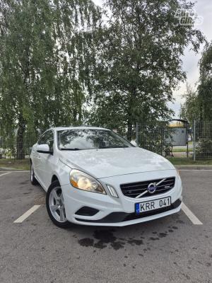Белый Вольво С60 2012 в Расейняй, объемом двигателя 2.50 л и пробегом 288 тыс. км за 5550 €, фото  на AUTOMOTO.COM.LV