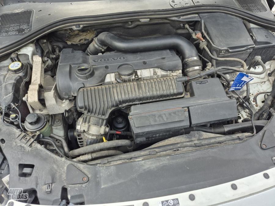 White Volvo S60 2012 in Raseiniai, with an engine capacity of 2.50 L and mileage of 288 thousand km for 5550 €, photo 12 on AUTOMOTO.COM.LV