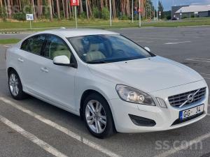 White Volvo S60 2012 in Riga, with an engine capacity of 1.60 L and mileage of 174 thousand km for 4800 €, photo  on AUTOMOTO.COM.LV