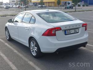 White Volvo S60 2012 in Riga, with an engine capacity of 1.60 L and mileage of 174 thousand km for 4800 €, photo 4 on AUTOMOTO.COM.LV
