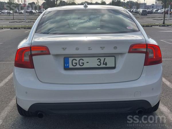 White Volvo S60 2012 in Riga, with an engine capacity of 1.60 L and mileage of 174 thousand km for 4800 €, photo 5 on AUTOMOTO.COM.LV