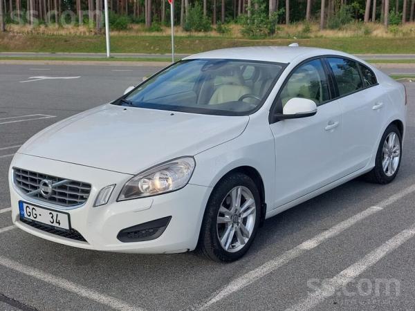 White Volvo S60 2012 in Riga, with an engine capacity of 1.60 L and mileage of 174 thousand km for 4800 €, photo 6 on AUTOMOTO.COM.LV