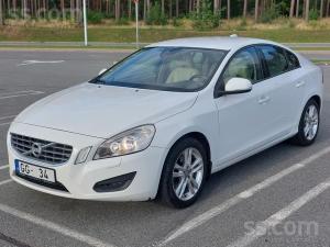 White Volvo S60 2012 in Riga, with an engine capacity of 1.60 L and mileage of 174 thousand km for 4800 €, photo 6 on AUTOMOTO.COM.LV
