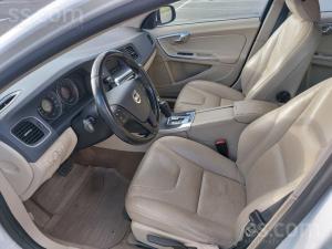 White Volvo S60 2012 in Riga, with an engine capacity of 1.60 L and mileage of 174 thousand km for 4800 €, photo 9 on AUTOMOTO.COM.LV