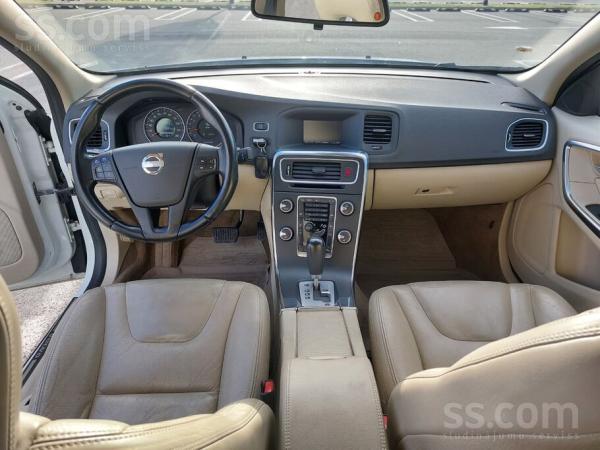 White Volvo S60 2012 in Riga, with an engine capacity of 1.60 L and mileage of 174 thousand km for 4800 €, photo 11 on AUTOMOTO.COM.LV