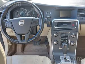 White Volvo S60 2012 in Riga, with an engine capacity of 1.60 L and mileage of 174 thousand km for 4800 €, photo 12 on AUTOMOTO.COM.LV