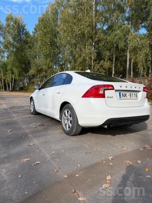 Balts Volvo S60 2012 Rīga, ar dzinēja tilpumu 1.60 L un nobraukumu 345 tūkst. km par 3950 €, foto 5 vietnē AUTOMOTO.COM.LV
