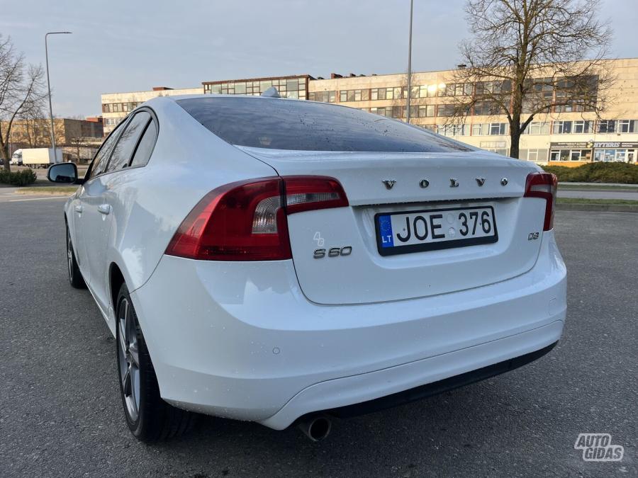 Balts Volvo S60 2013 Alīta, ar dzinēja tilpumu 2.00 L un nobraukumu 340 tūkst. km par 5450 €, foto 6 vietnē AUTOMOTO.COM.LV
