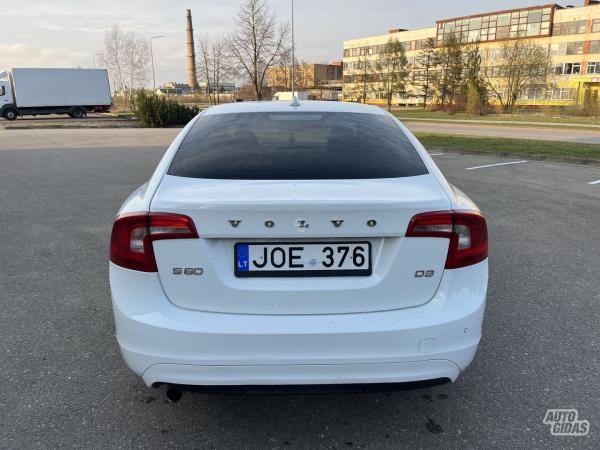White Volvo S60 2013 in Alytus, with an engine capacity of 2.00 L and mileage of 340 thousand km for 5450 €, photo 6 on AUTOMOTO.COM.LV