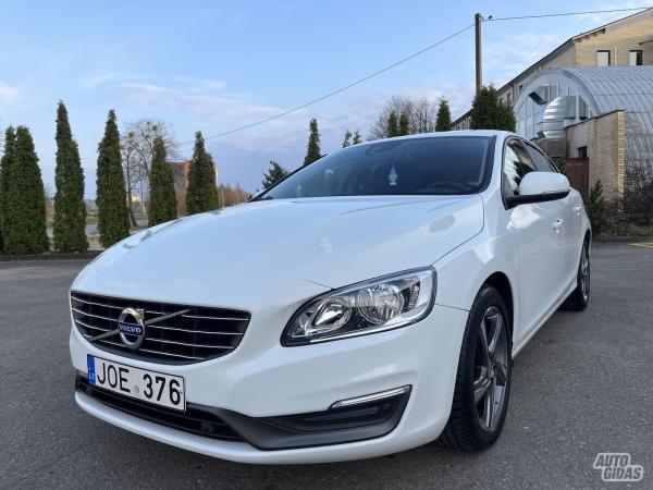 White Volvo S60 2013 in Alytus, with an engine capacity of 2.00 L and mileage of 340 thousand km for 5450 €, photo 8 on AUTOMOTO.COM.LV