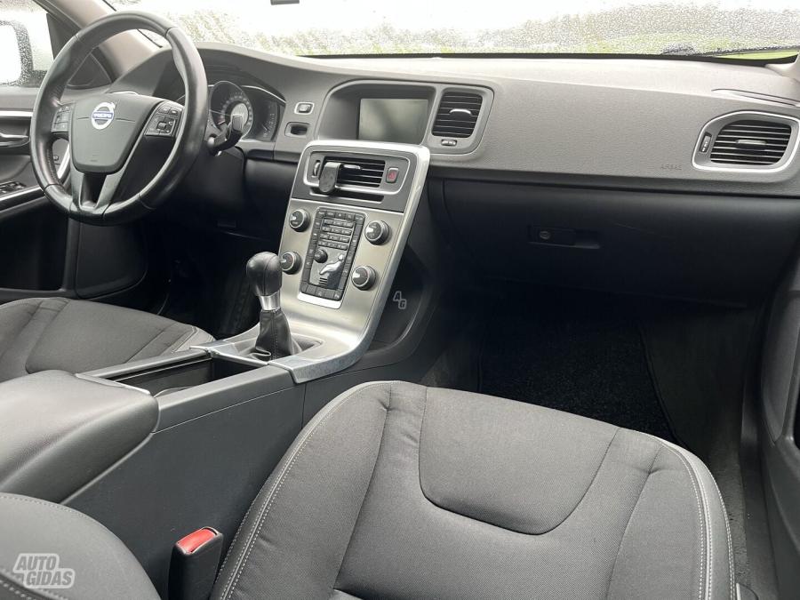 Balts Volvo S60 2013 Alīta, ar dzinēja tilpumu 2.00 L un nobraukumu 340 tūkst. km par 5450 €, foto 14 vietnē AUTOMOTO.COM.LV