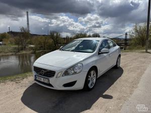 Balts Volvo S60 2013 Viļņa, ar dzinēja tilpumu 2.50 L un nobraukumu 172 tūkst. km par 4450 €, foto 10 vietnē AUTOMOTO.COM.LV