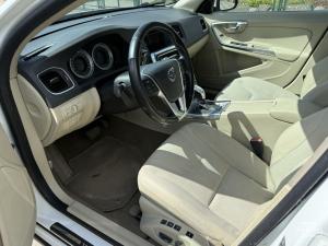 Balts Volvo S60 2013 Viļņa, ar dzinēja tilpumu 2.50 L un nobraukumu 172 tūkst. km par 4450 €, foto 11 vietnē AUTOMOTO.COM.LV