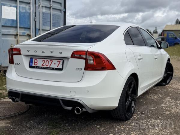Balts Volvo S60 2013 Rīga, ar dzinēja tilpumu 2.00 L un nobraukumu 0 tūkst. km par 6995 €, foto 4 vietnē AUTOMOTO.COM.LV