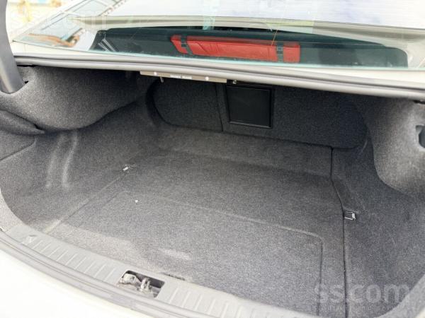 Balts Volvo S60 2013 Rīga, ar dzinēja tilpumu 2.00 L un nobraukumu 0 tūkst. km par 6995 €, foto 5 vietnē AUTOMOTO.COM.LV