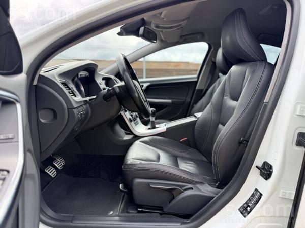 Balts Volvo S60 2013 Rīga, ar dzinēja tilpumu 2.00 L un nobraukumu 0 tūkst. km par 6995 €, foto 8 vietnē AUTOMOTO.COM.LV