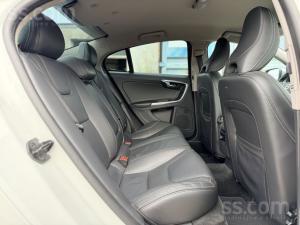 White Volvo S60 2013 in Riga, with an engine capacity of 2.00 L and mileage of 0 thousand km for 6995 €, photo 20 on AUTOMOTO.COM.LV