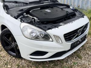 White Volvo S60 2013 in Riga, with an engine capacity of 2.00 L and mileage of 0 thousand km for 6995 €, photo 25 on AUTOMOTO.COM.LV