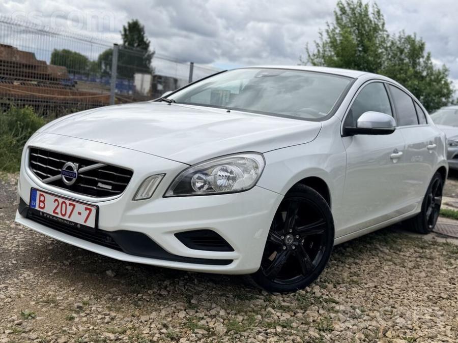 White Volvo S60 2013 in Riga, with an engine capacity of 2.00 L and mileage of 0 thousand km for 6995 €, photo 27 on AUTOMOTO.COM.LV