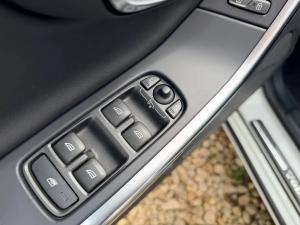 Balts Volvo S60 2013 Rīga, ar dzinēja tilpumu 2.00 L un nobraukumu 0 tūkst. km par 6995 €, foto 10 vietnē AUTOMOTO.COM.LV