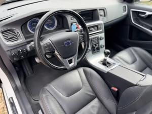 Balts Volvo S60 2013 Rīga, ar dzinēja tilpumu 2.00 L un nobraukumu 0 tūkst. km par 6995 €, foto 11 vietnē AUTOMOTO.COM.LV