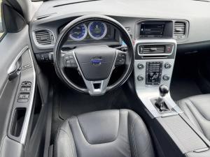 Balts Volvo S60 2013 Rīga, ar dzinēja tilpumu 2.00 L un nobraukumu 0 tūkst. km par 6995 €, foto 12 vietnē AUTOMOTO.COM.LV