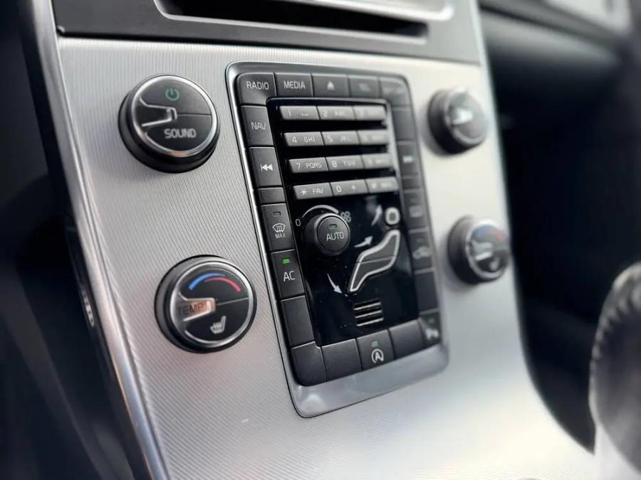 Balts Volvo S60 2013 Rīga, ar dzinēja tilpumu 2.00 L un nobraukumu 0 tūkst. km par 6995 €, foto 13 vietnē AUTOMOTO.COM.LV