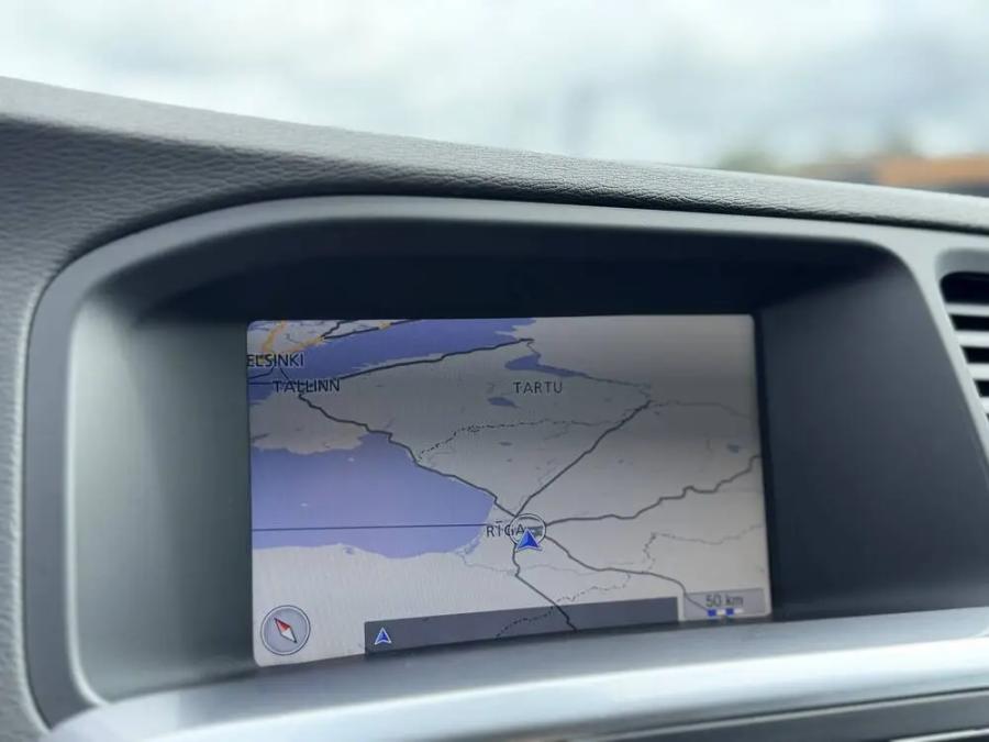 Balts Volvo S60 2013 Rīga, ar dzinēja tilpumu 2.00 L un nobraukumu 0 tūkst. km par 6995 €, foto 19 vietnē AUTOMOTO.COM.LV