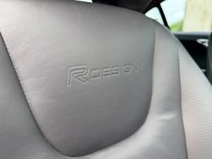 Balts Volvo S60 2013 Rīga, ar dzinēja tilpumu 2.00 L un nobraukumu 0 tūkst. km par 6995 €, foto 22 vietnē AUTOMOTO.COM.LV