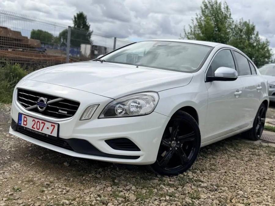 Balts Volvo S60 2013 Rīga, ar dzinēja tilpumu 2.00 L un nobraukumu 0 tūkst. km par 6995 €, foto 27 vietnē AUTOMOTO.COM.LV