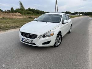 White Volvo S60 2013 in Mazeikiai, with an engine capacity of 2.50 L and mileage of 212 thousand km for 5500 €, photo  on AUTOMOTO.COM.LV