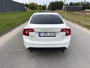 Balts Volvo S60 2013 Mažeikiai, ar dzinēja tilpumu 2.50 L un nobraukumu 212 tūkst. km par 5500 €, foto 6 vietnē AUTOMOTO.COM.LV