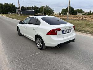 Balts Volvo S60 2013 Mažeikiai, ar dzinēja tilpumu 2.50 L un nobraukumu 212 tūkst. km par 5500 €, foto 7 vietnē AUTOMOTO.COM.LV
