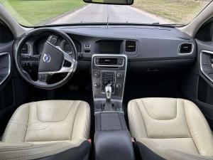 Balts Volvo S60 2013 Mažeikiai, ar dzinēja tilpumu 2.50 L un nobraukumu 212 tūkst. km par 5500 €, foto 9 vietnē AUTOMOTO.COM.LV