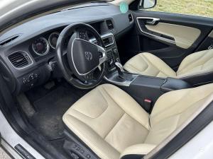 Balts Volvo S60 2013 Mažeikiai, ar dzinēja tilpumu 2.50 L un nobraukumu 212 tūkst. km par 5500 €, foto 10 vietnē AUTOMOTO.COM.LV